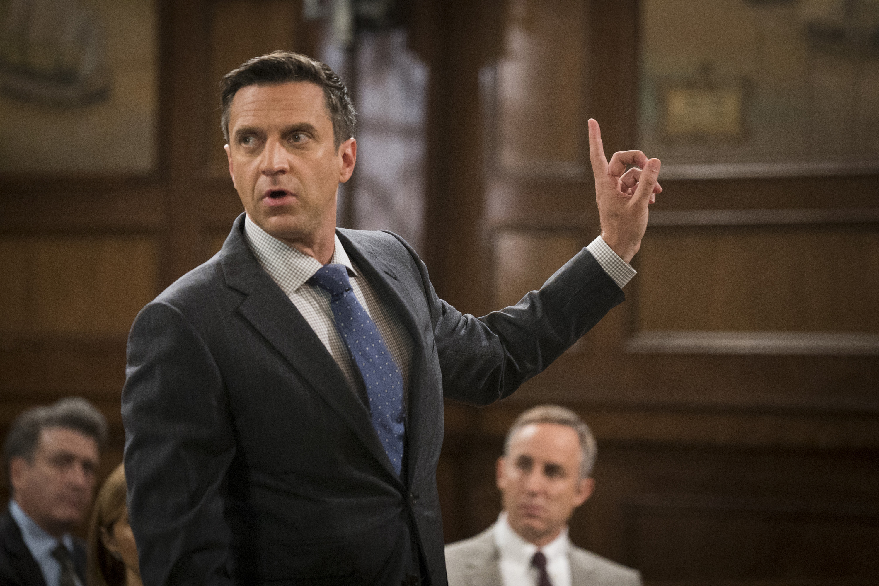 Raúl Esparza (Fiscal Barba) habla sobre su salida de #LeyYOrdenUVE ...